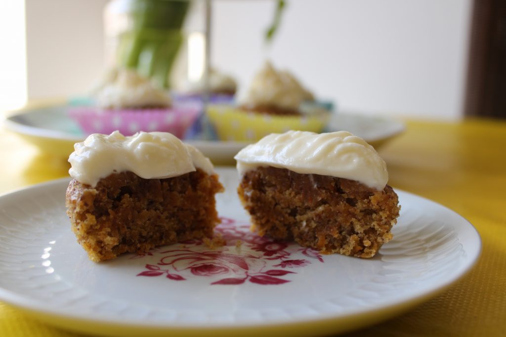 Recept smeuïge wortelcupcakes met roomkaastopping - tipsvoorjou.com